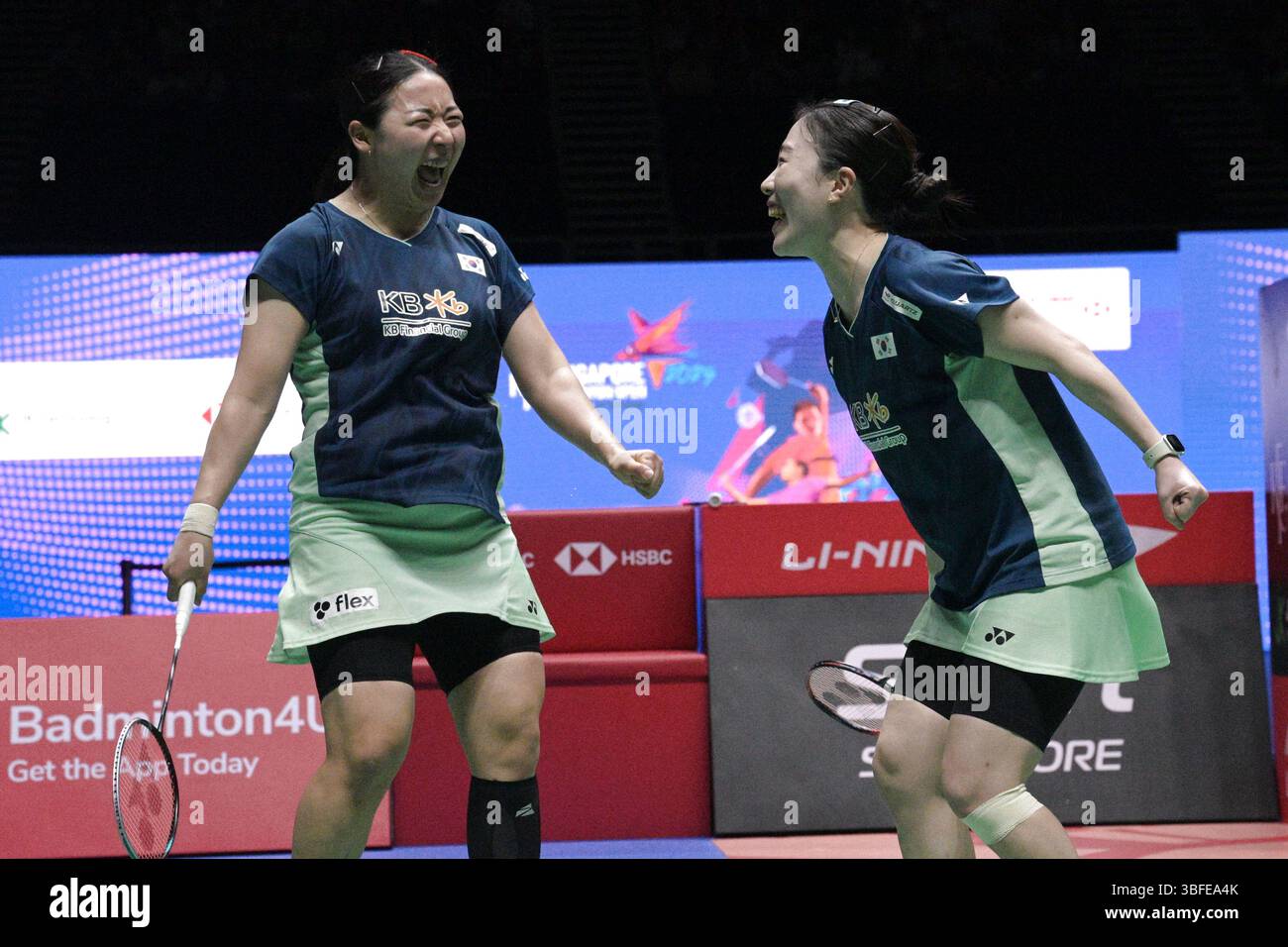 Singapore. 1st June, 2025. Kim Hye Jeong/Kong Hee Yong (L) of South Korea celebrate after ...