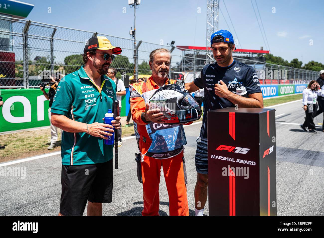 SAINZ Carlos (spa), Williams Racing FW47, ALONSO Fernando (spa), Aston ...