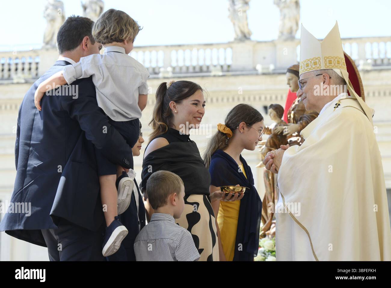 Vatican, Vatican. 01st June, 2025. **NO LIBRI** Italy, Rome, Vatican, 2025/6/1 Pope Leo XIV ...