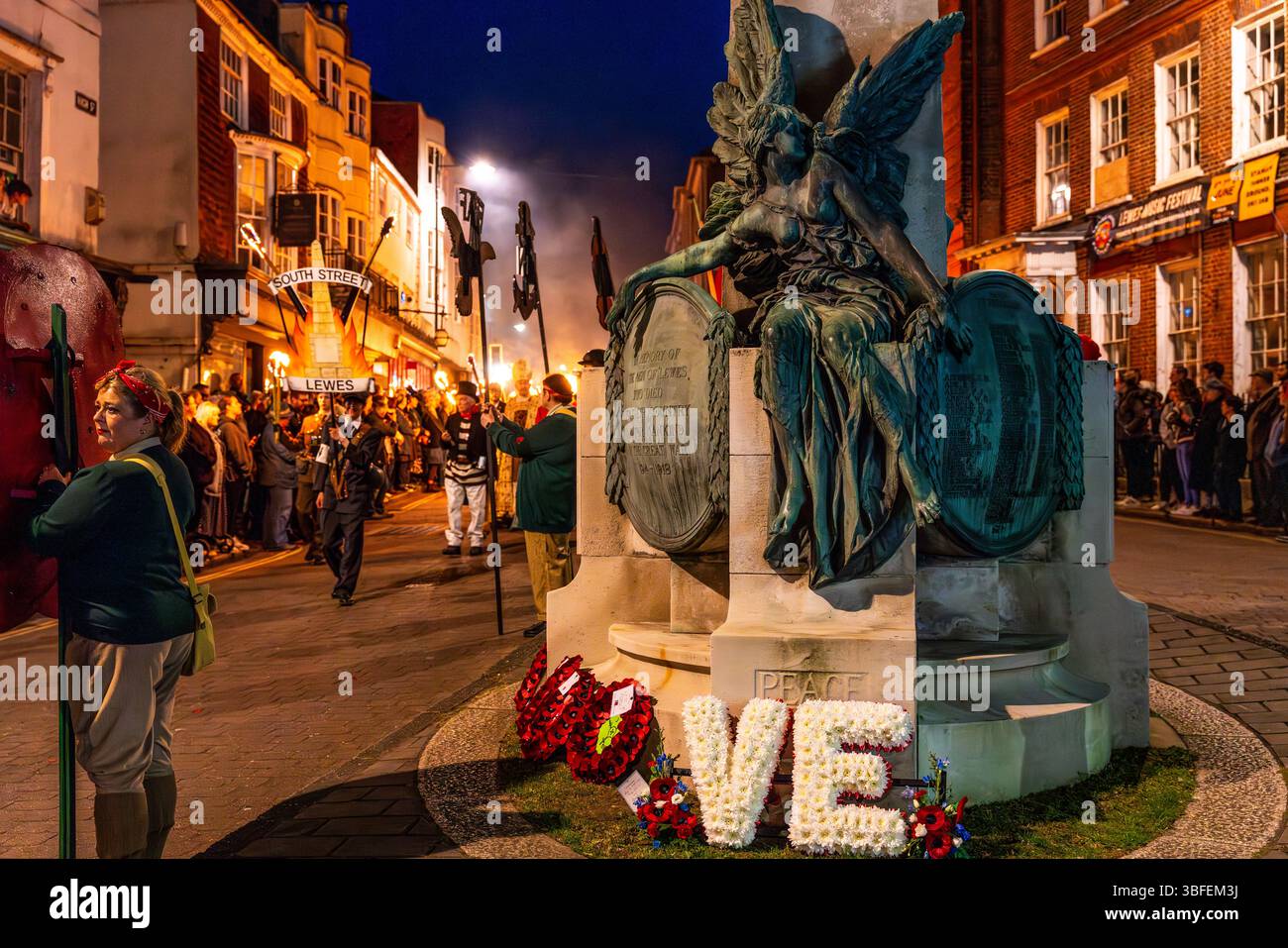 The Seven Bonfire Societies Of Lewes Pay Their Respects At The Town War ...