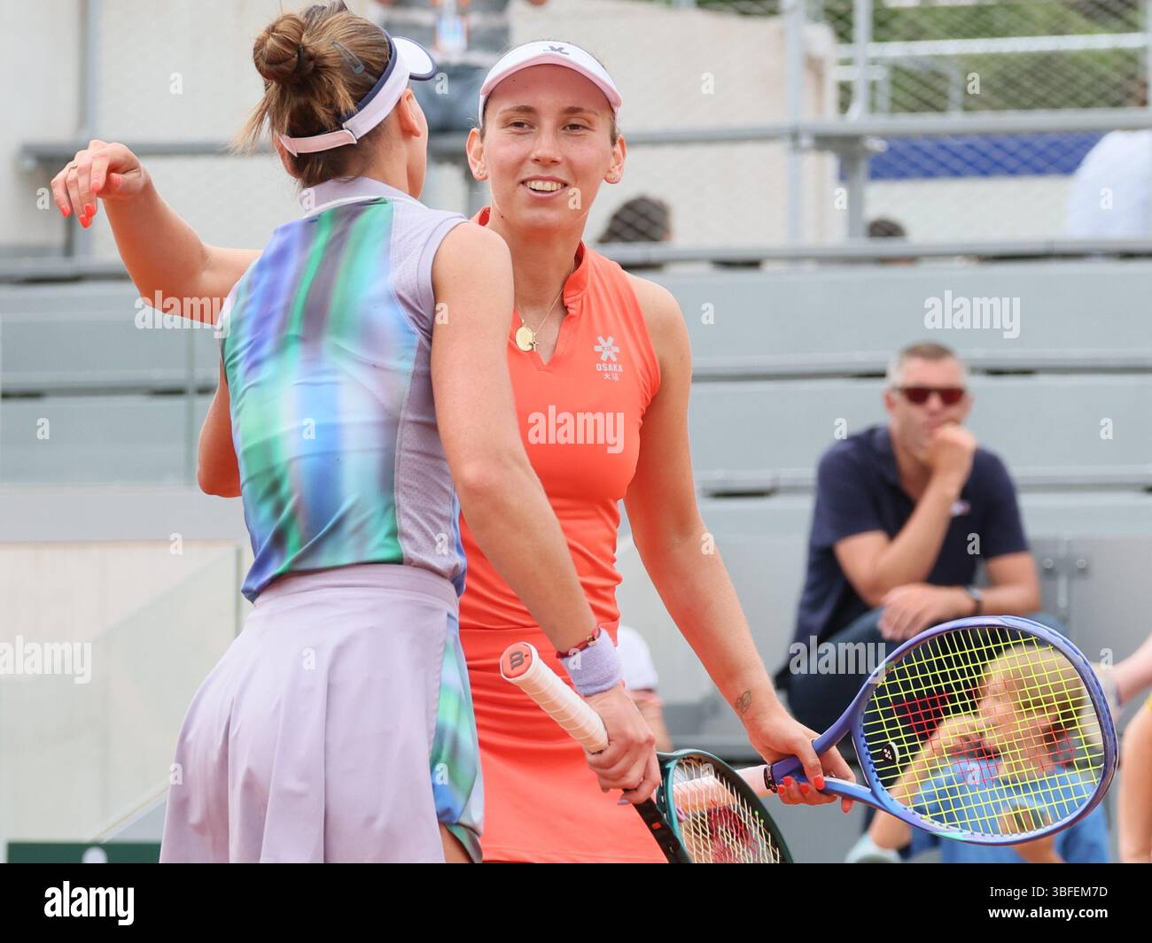 Paris, France. 01st June, 2025. Belgian Elise Mertens and Russian ...