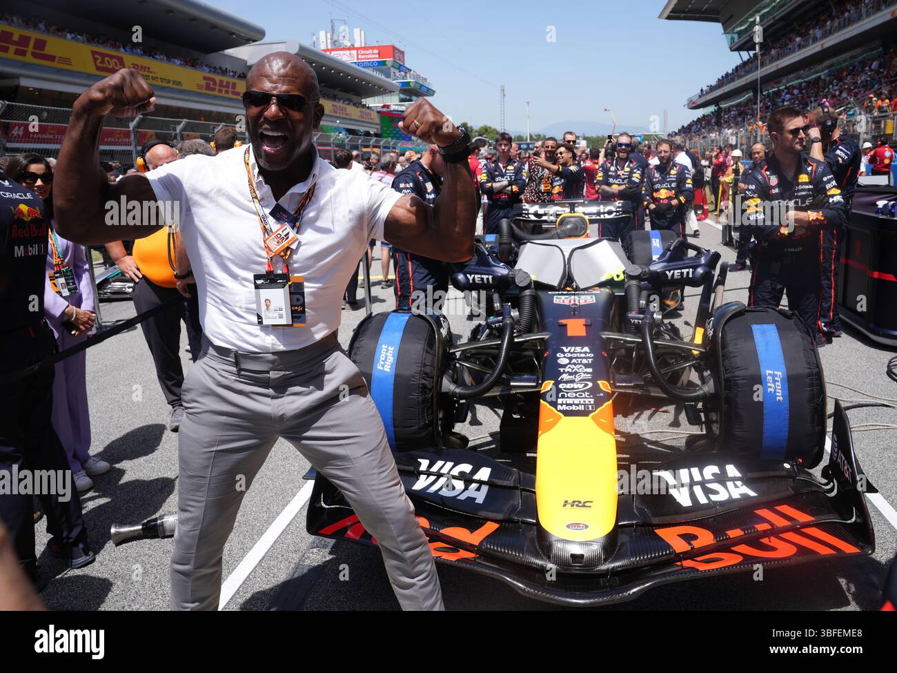 Terry Crews with the car of Red Bull Racing's Max Verstappen on the ...