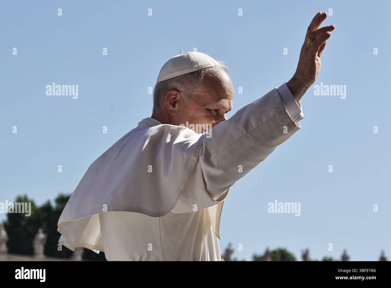 June 1, 2025. Vatican City State: POPE LEO XIV after a tour in the Popemobile among the faithful ...