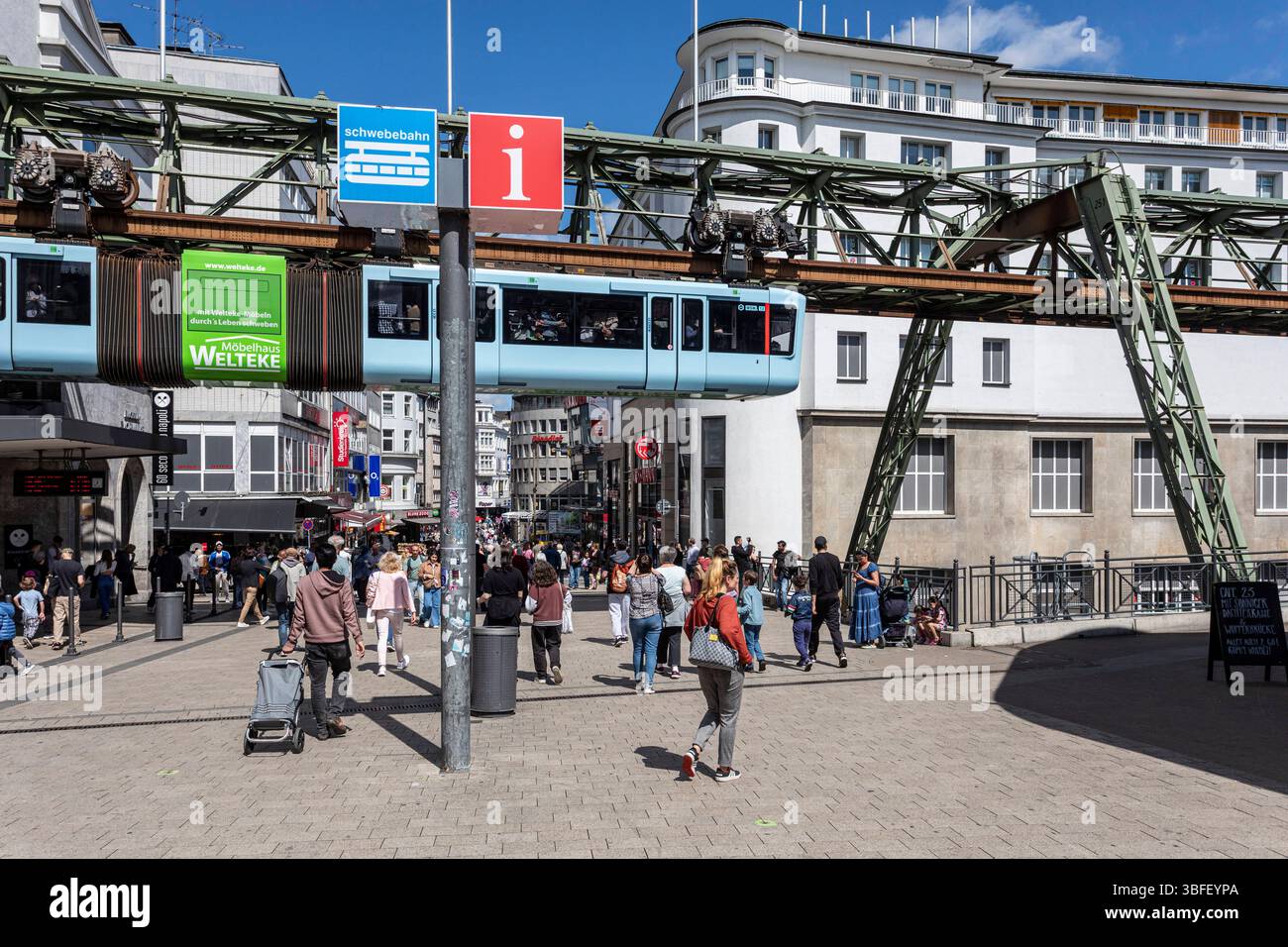 Wuppertaler Schwebebahn Fußgängerzone Alte Freiheit in Elberfeld ...