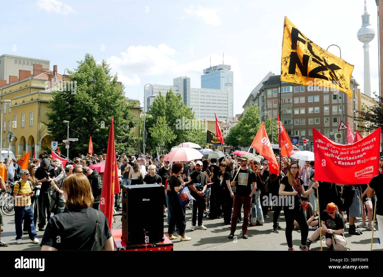 01.06.2025, Berlin - Deutschland. Demonstration Klare Kante gegen Nazis ...