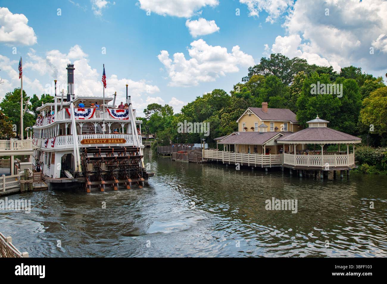 The Typical buildings in Frontierland Magic Kingdom amusemenet park in ...