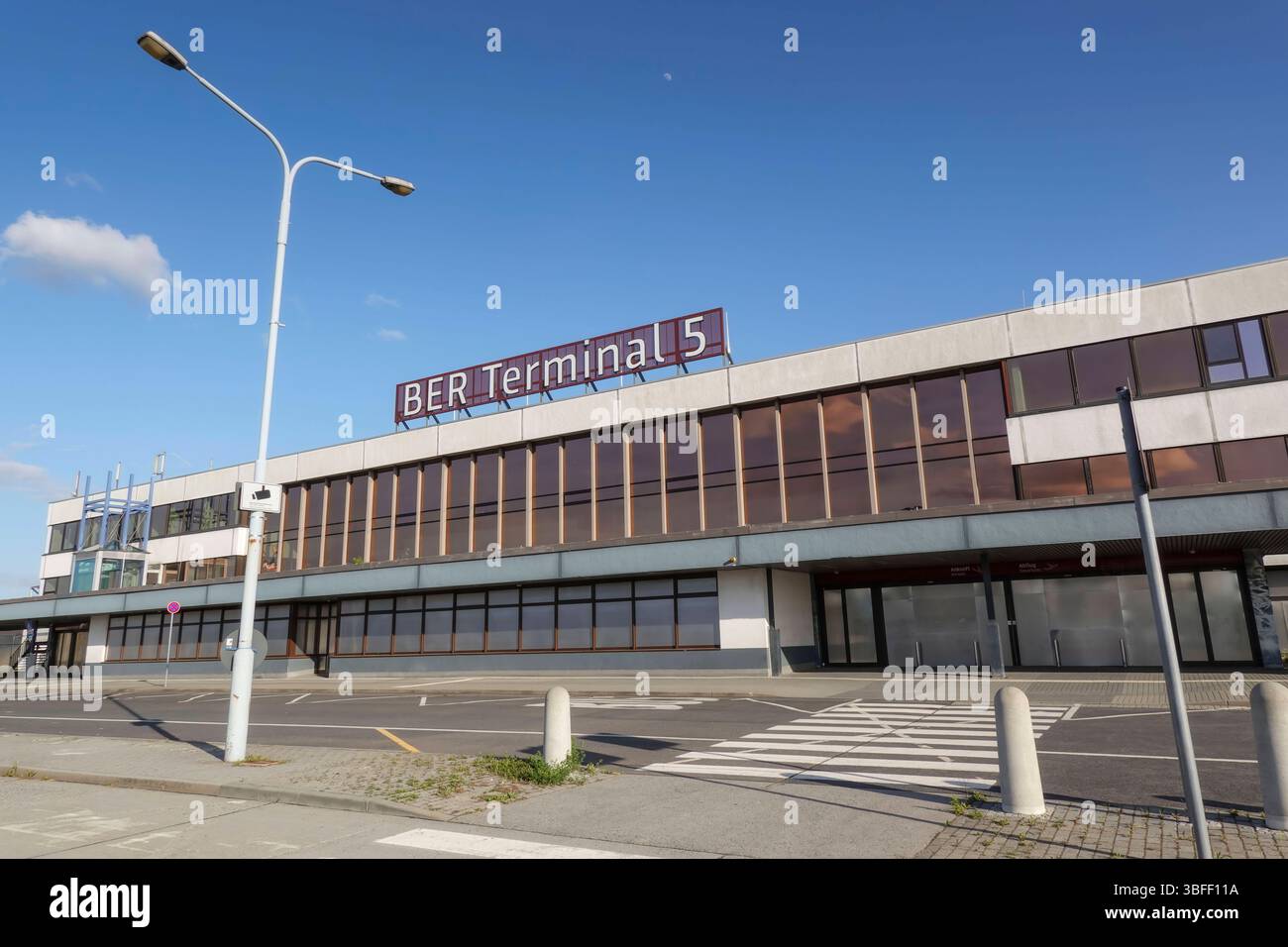 Flughafen BER Terminal 5, ehemaliger Flughafen SXF, Schönefeld, Brandenburg, Deutschland ...