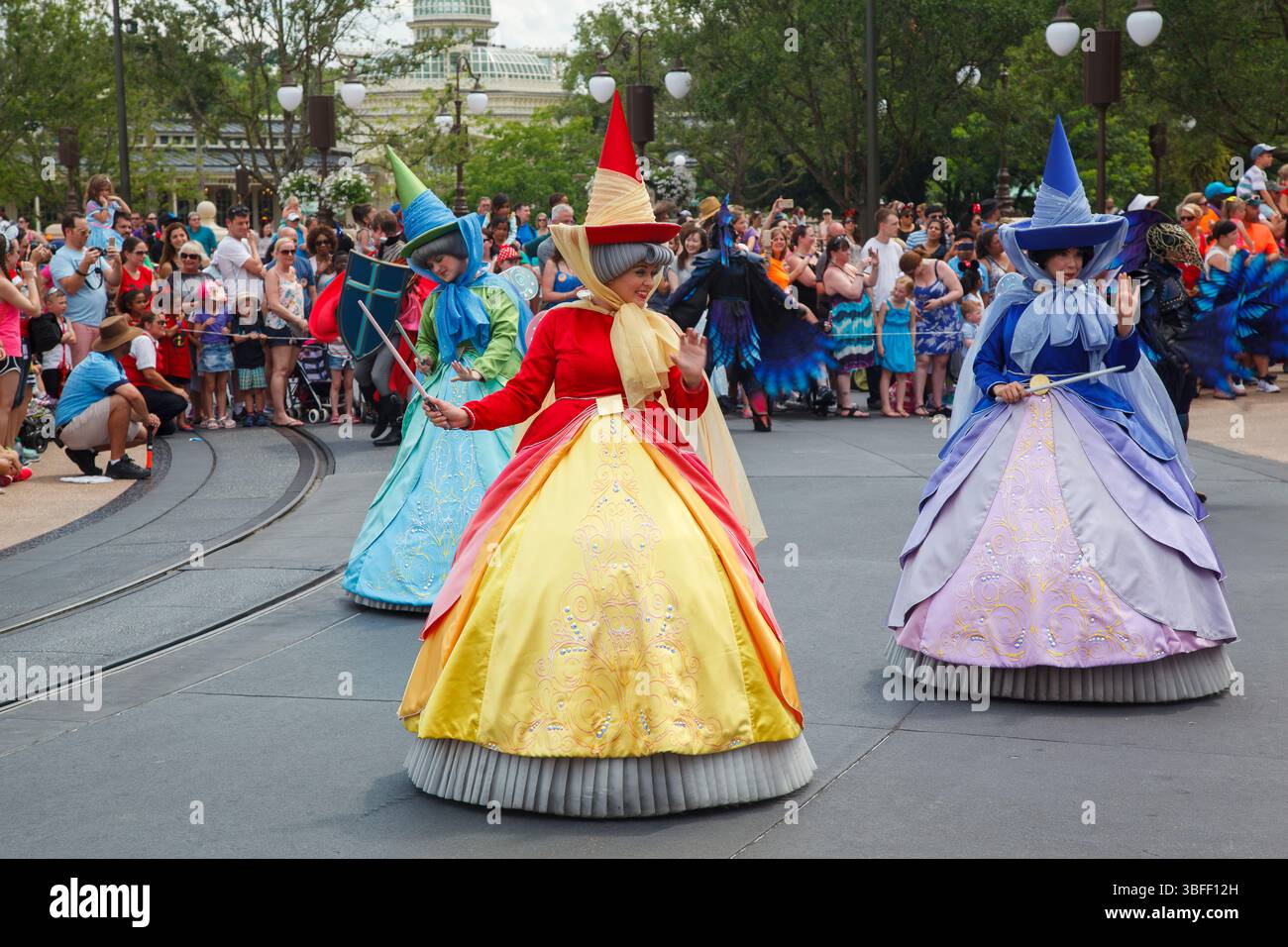 The Fairies at the Festival of Fantasy Parade at central plaza Magic ...