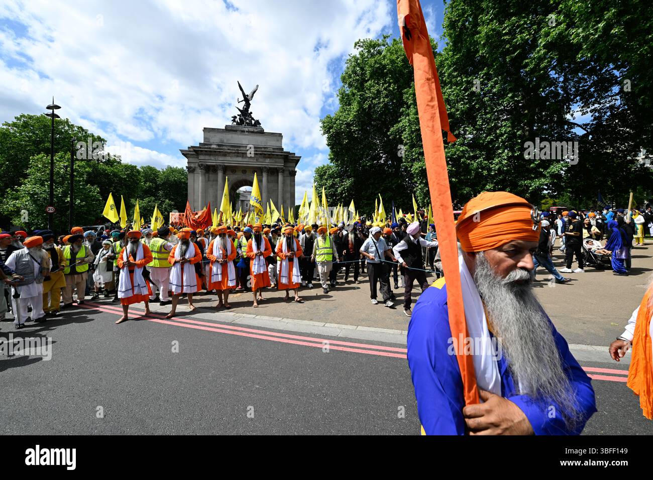 London, UK, 1st June 2025, The Sikh procession leaves the Wellington ...