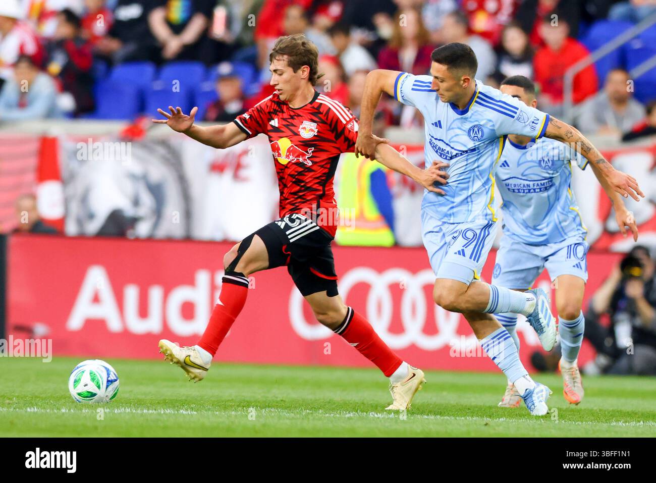 HARRISON, NJ - MAY 31: Daniel Edelman #75 of New York Red Bulls battles ...