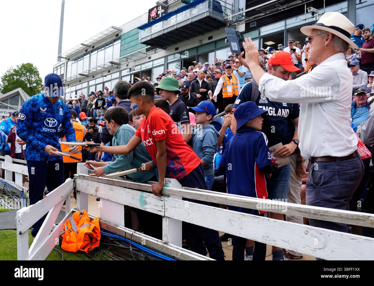Jacob bethell signs hi-res stock photography and images - Alamy