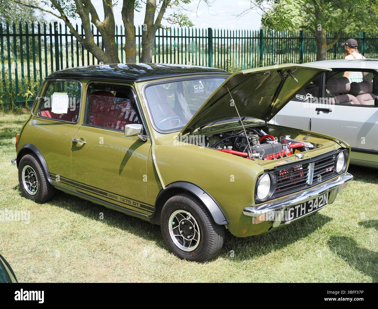 Sheerness, Kent, UK. 1st June, 2025. Glorious weather and a wide array of stunning vehicles on ...