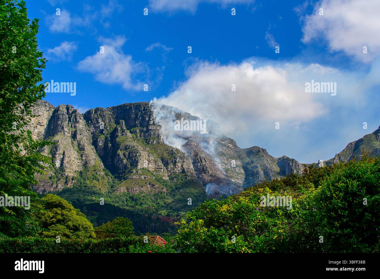 Fire on the mountain hi-res stock photography and images - Alamy