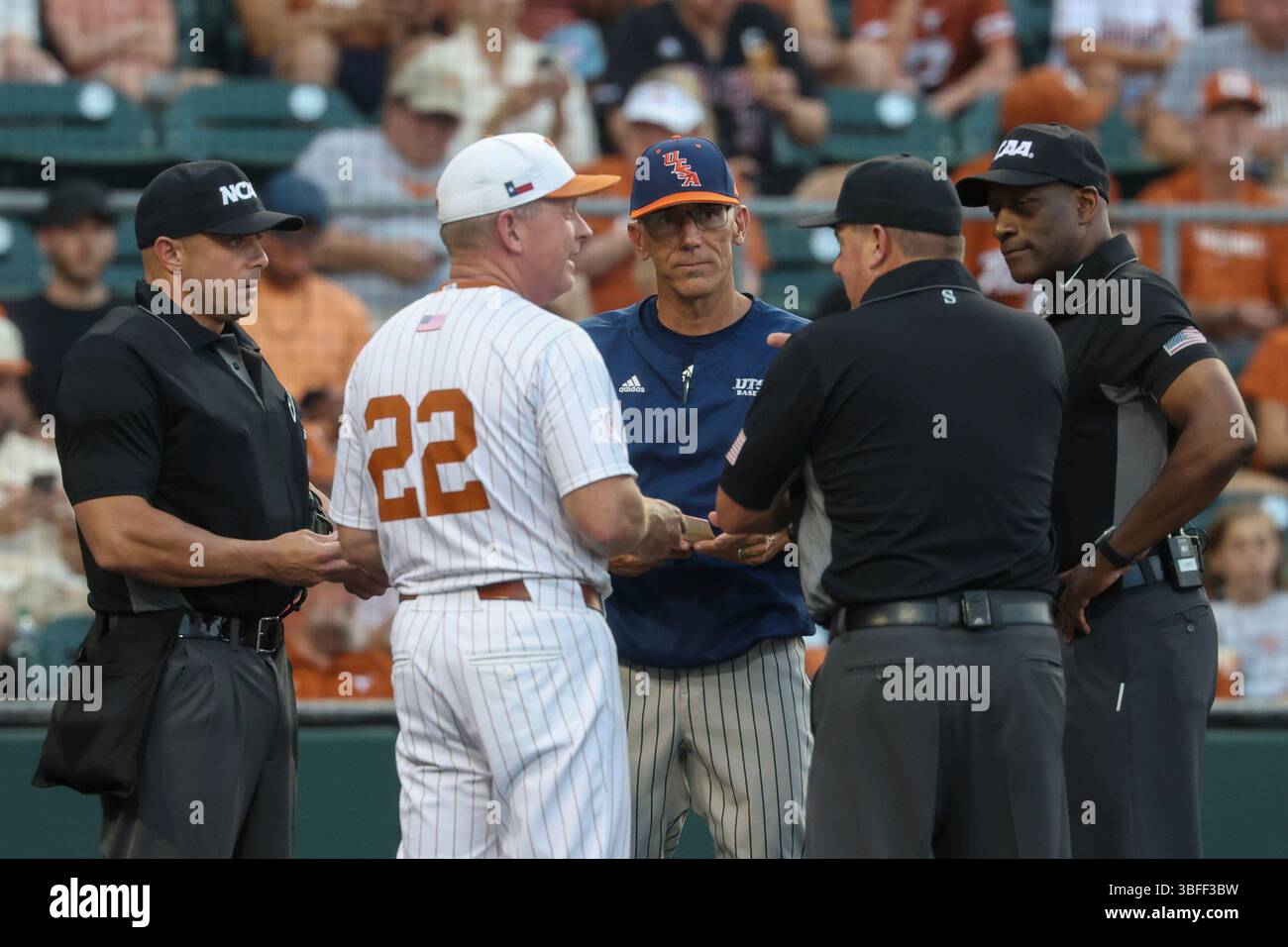 AUSTIN, TX - MAY 31: UTSA head coach Pat Hallmark and Texas head coach ...