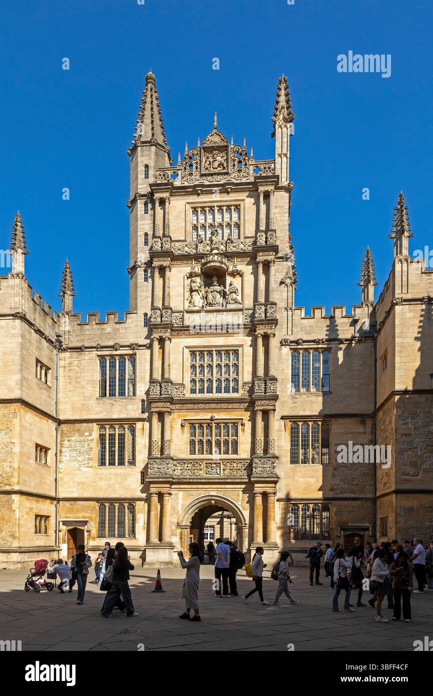 Bodleian Library, inner courtyard, tower, Old Schools Quadrangle ...