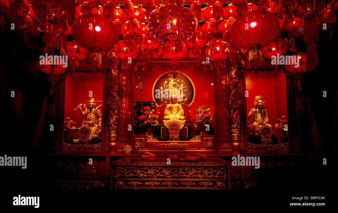 The Dragon in its temple Stock Photo - Alamy