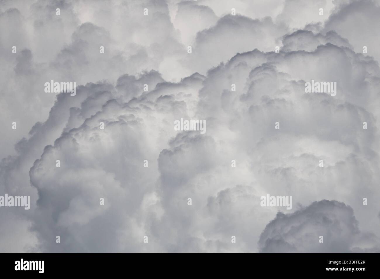 Himmel 31.05.2025, Ostramondra, Cumulus-Wolken Haufenwolke am Himmel ...