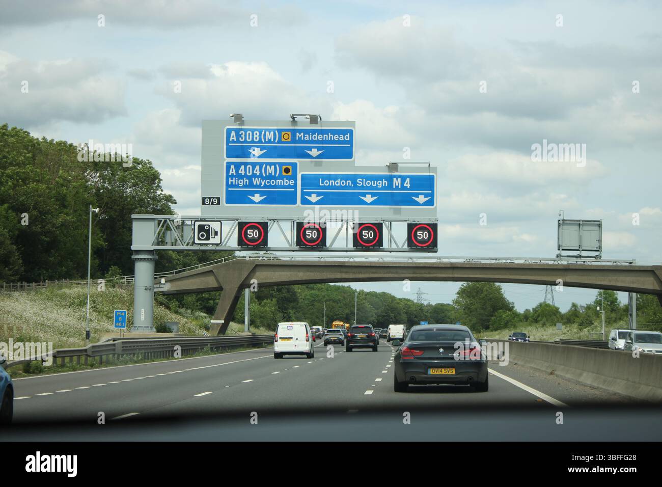 50mph Smart Motorway Variable Speed Message Sign /Warning with motorway ...