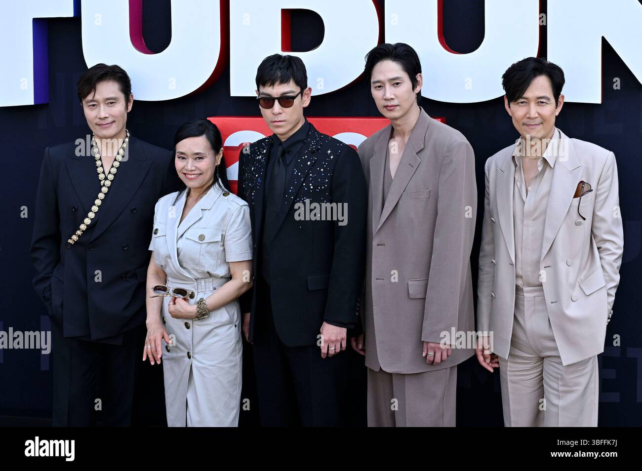 Lee Byung-hun, Kang Ae-sim, Choi Seung-hyun / T.O.P, Park Sung-hoon und ...