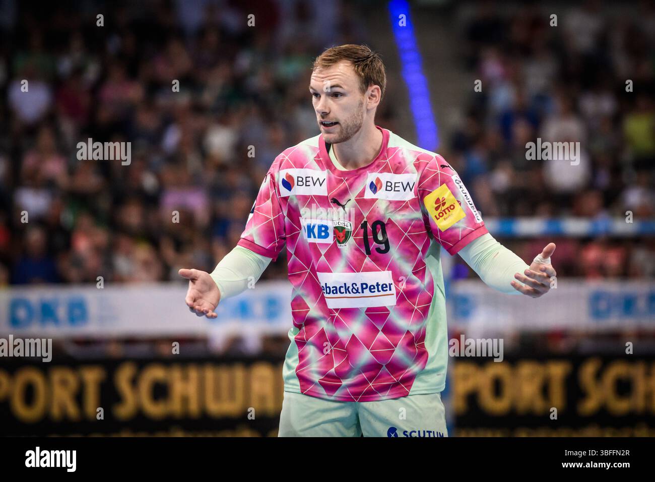 Mathias Gidsel (Fuechse Berlin, #19) / GER, TVB Stuttgart - Fuechse ...