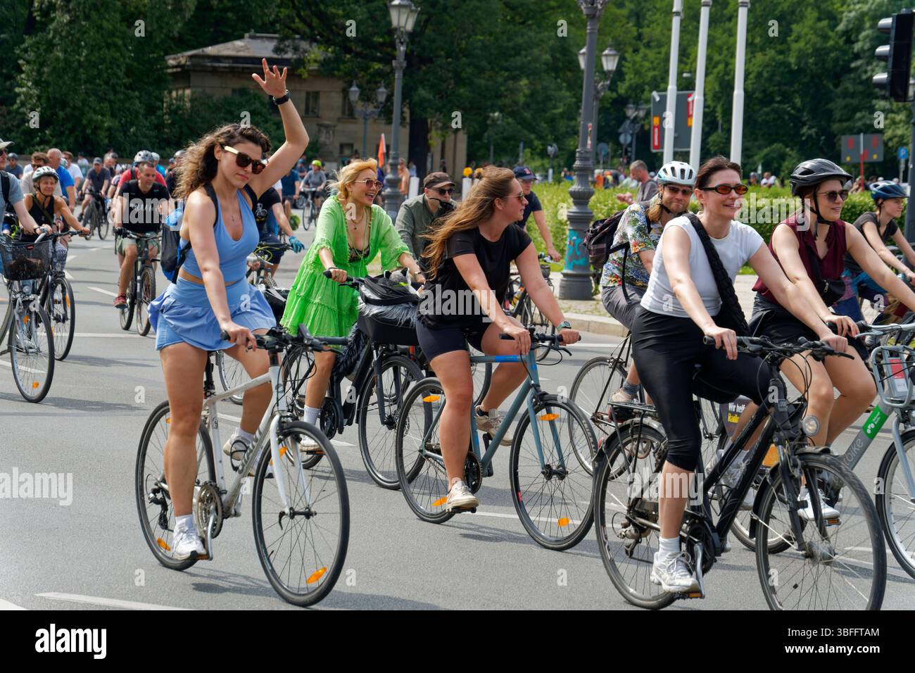 ADFC Sternfahrt Berlin 01.06.2025. Grosser Stern, Tiergarten, Berlin ...