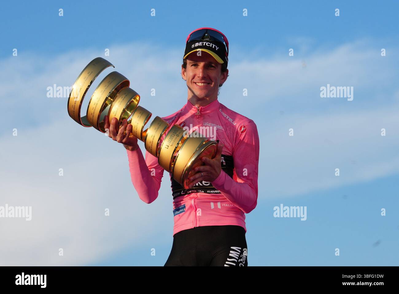 Roma, Italy. 01st June, 2025. Britain's Simon Philip Yates on the ...