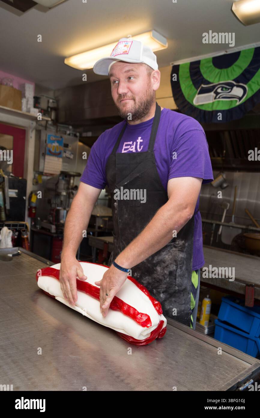 Bruce's Candy Kitchen, Cannon Beach, Oregon - September 2nd 2017: A ...