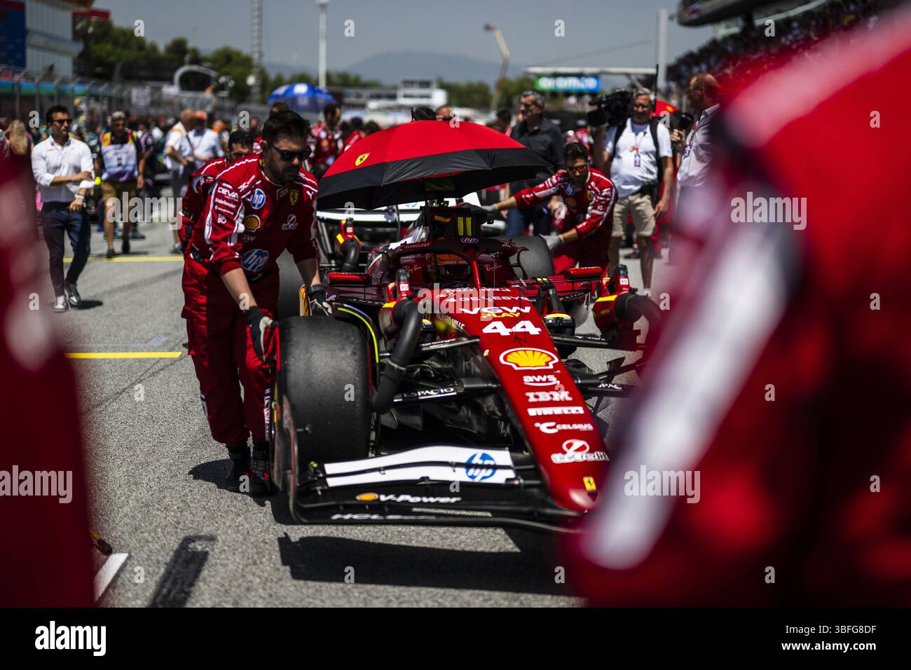 Scuderia Ferrari mechanic, mecanicien, mechanics during the Formula 1 ...