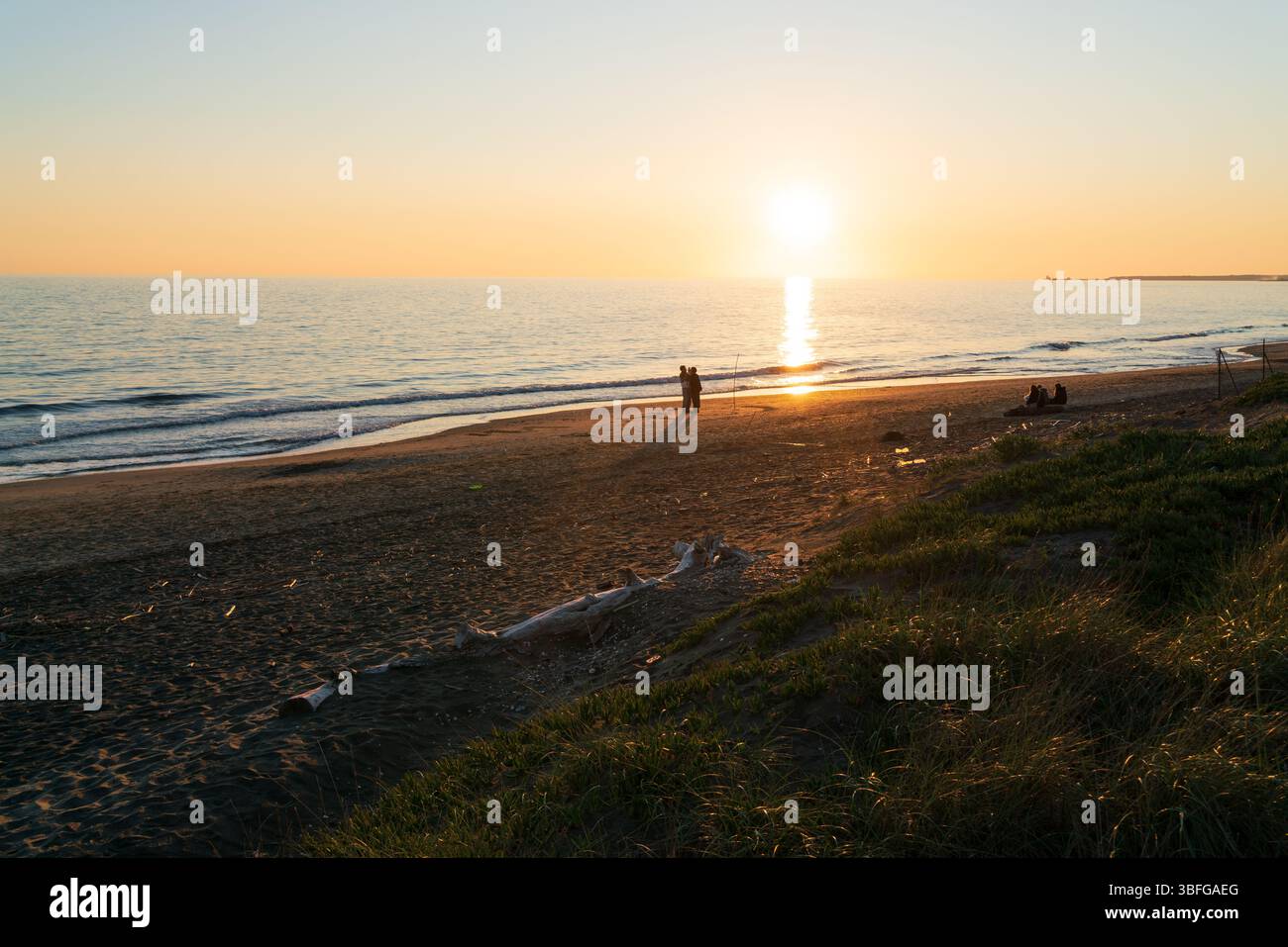 Couple rome sunset hi-res stock photography and images - Alamy
