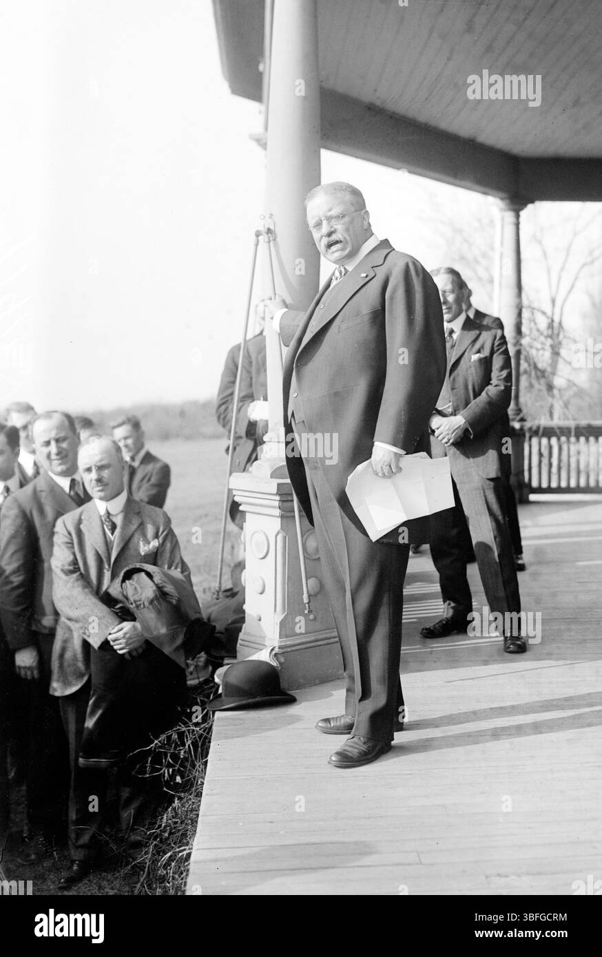 Person speaking in front Black and White Stock Photos & Images - Alamy