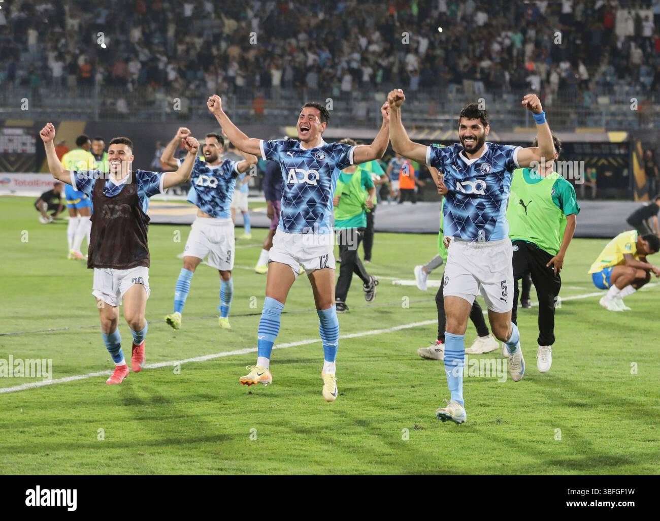 Pyramids players celebrate after winning the CAF Champions League final ...