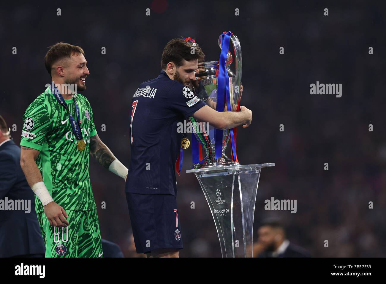 Kvicha Kvaratskhelia (Psg)Arnau Tenas (Psg) during the Final UEFA ...