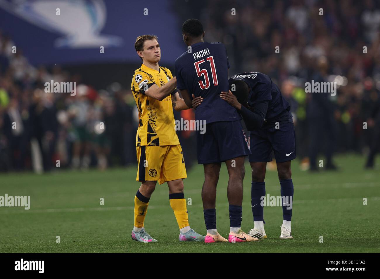 Psg ousmane dembele hi-res stock photography and images - Alamy