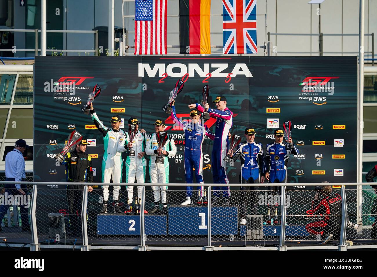 Antares AU and Loek HARTOG of team Rutronik Racing, Gabriele PIANA ...