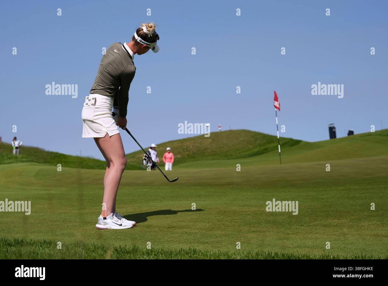 Nelly Korda chips to the 12th green during the fourth round of the U.S ...