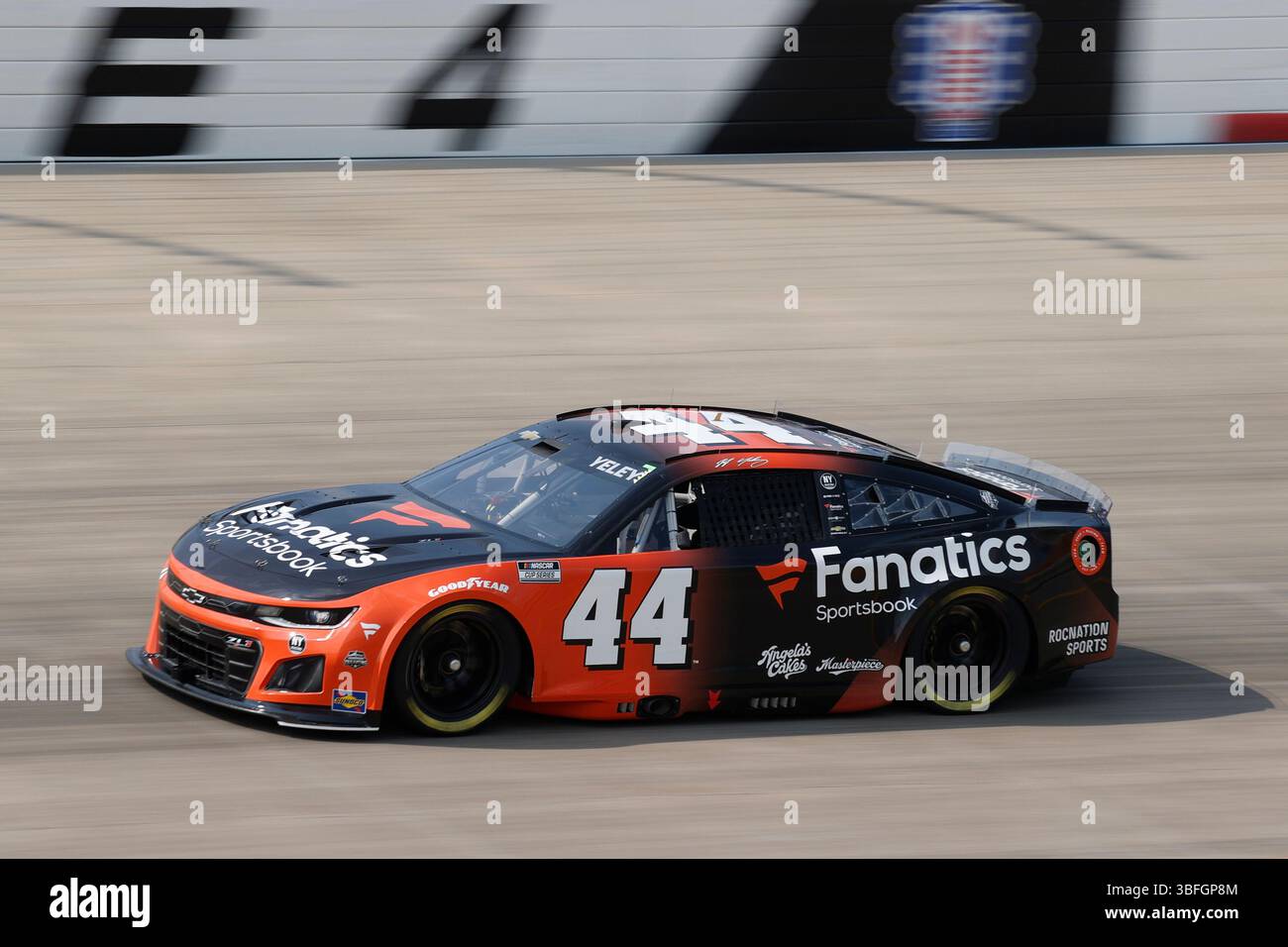 LEBANON, TN - MAY 31: JJ Yeley (#44 NY Racing Team Fanatics Sportbook ...