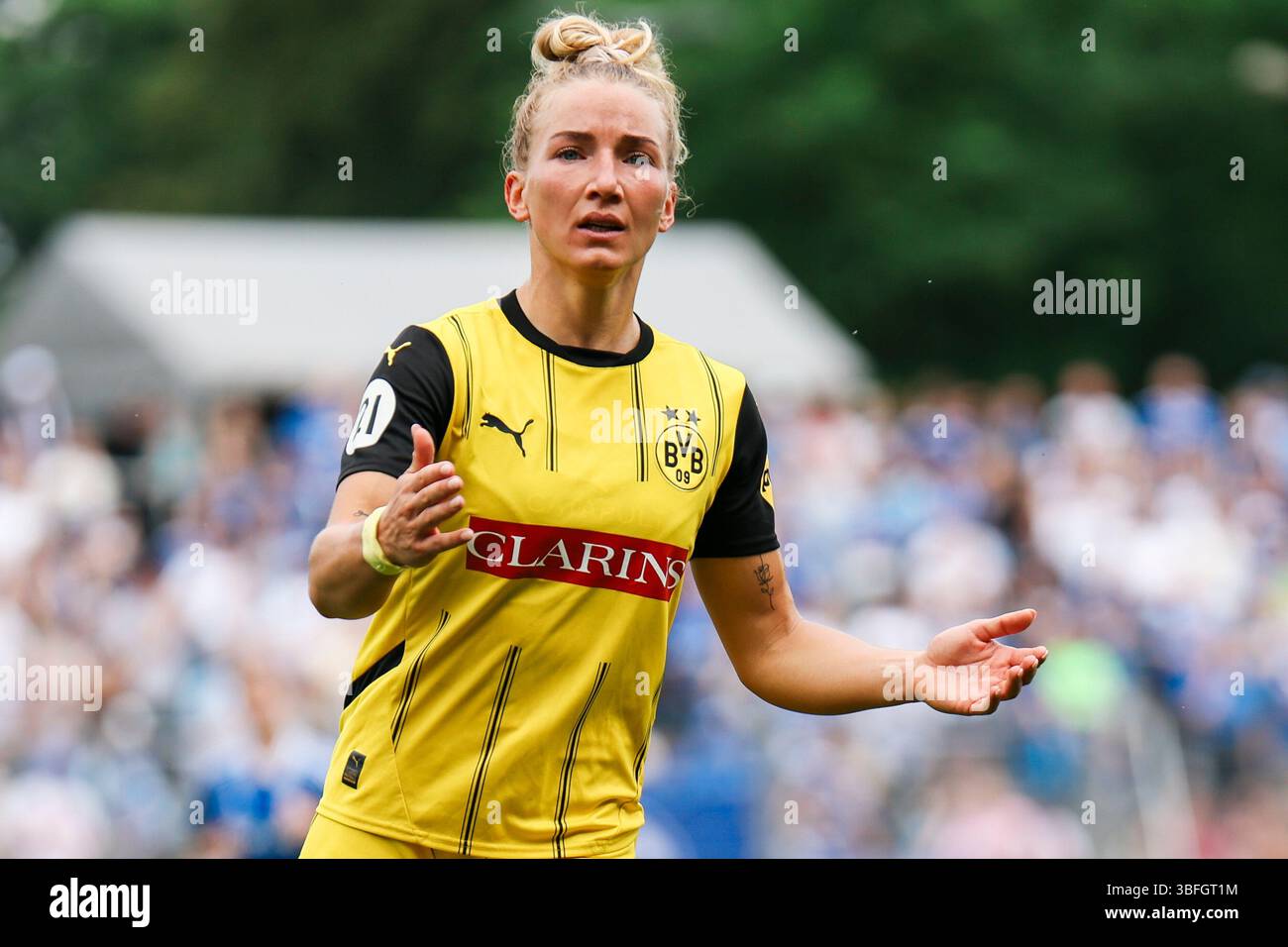 Ann-Sophie Vogel (Borussia Dortmund, #20) reagiert Verbandspokal Finale ...
