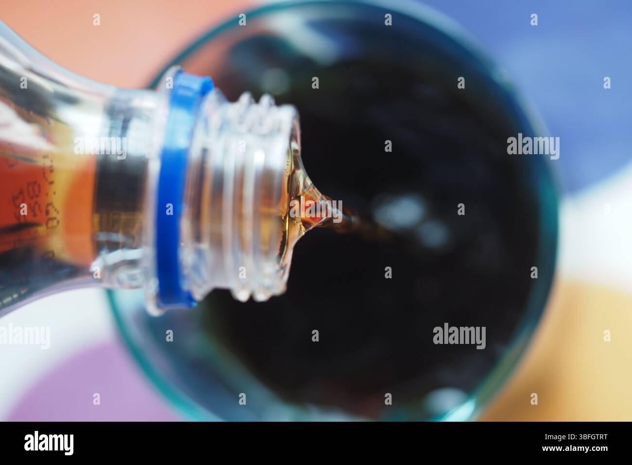 Pour carbonated dark drink glass hi-res stock photography and images ...
