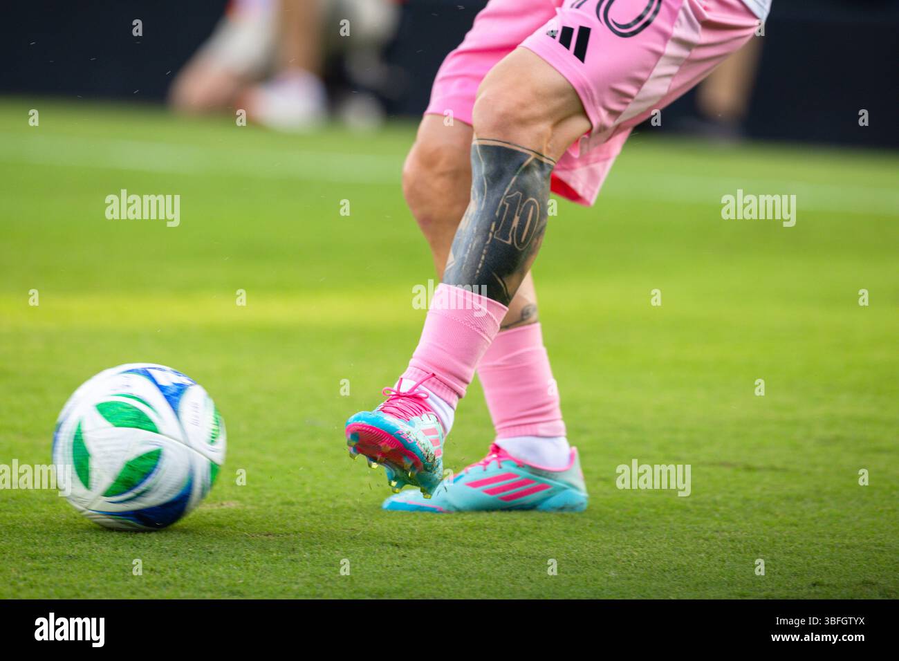 FORT LAUDERDALE, FLORIDA - MAY 31: Lionel Messi #10 of Inter Miami FC ...