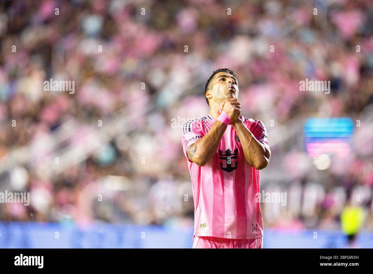 FORT LAUDERDALE, FLORIDA - MAY 31: Luis Suarez #9 of Inter Miami FC at ...