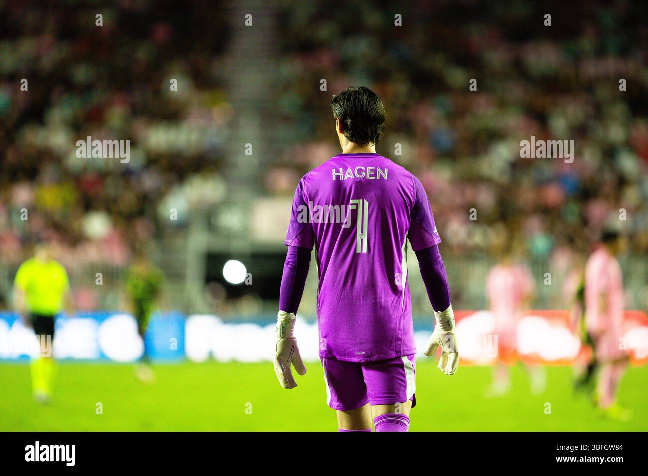 FORT LAUDERDALE, FLORIDA - MAY 31: Nicholas Hagen of Columbus Crew FC ...