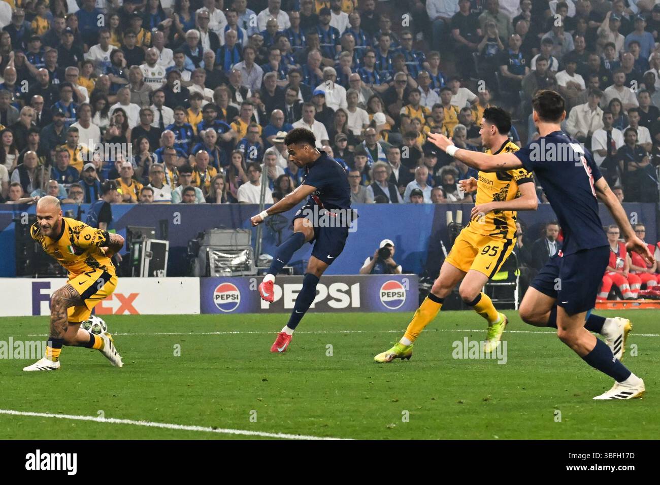 Desire Doue Of Paris Saint Germain scores his goal during Champions ...