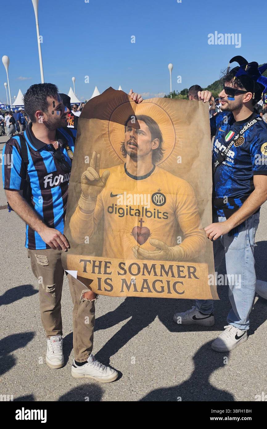 Inter fans during Champions League final Paris Saint Germain-Inter at ...