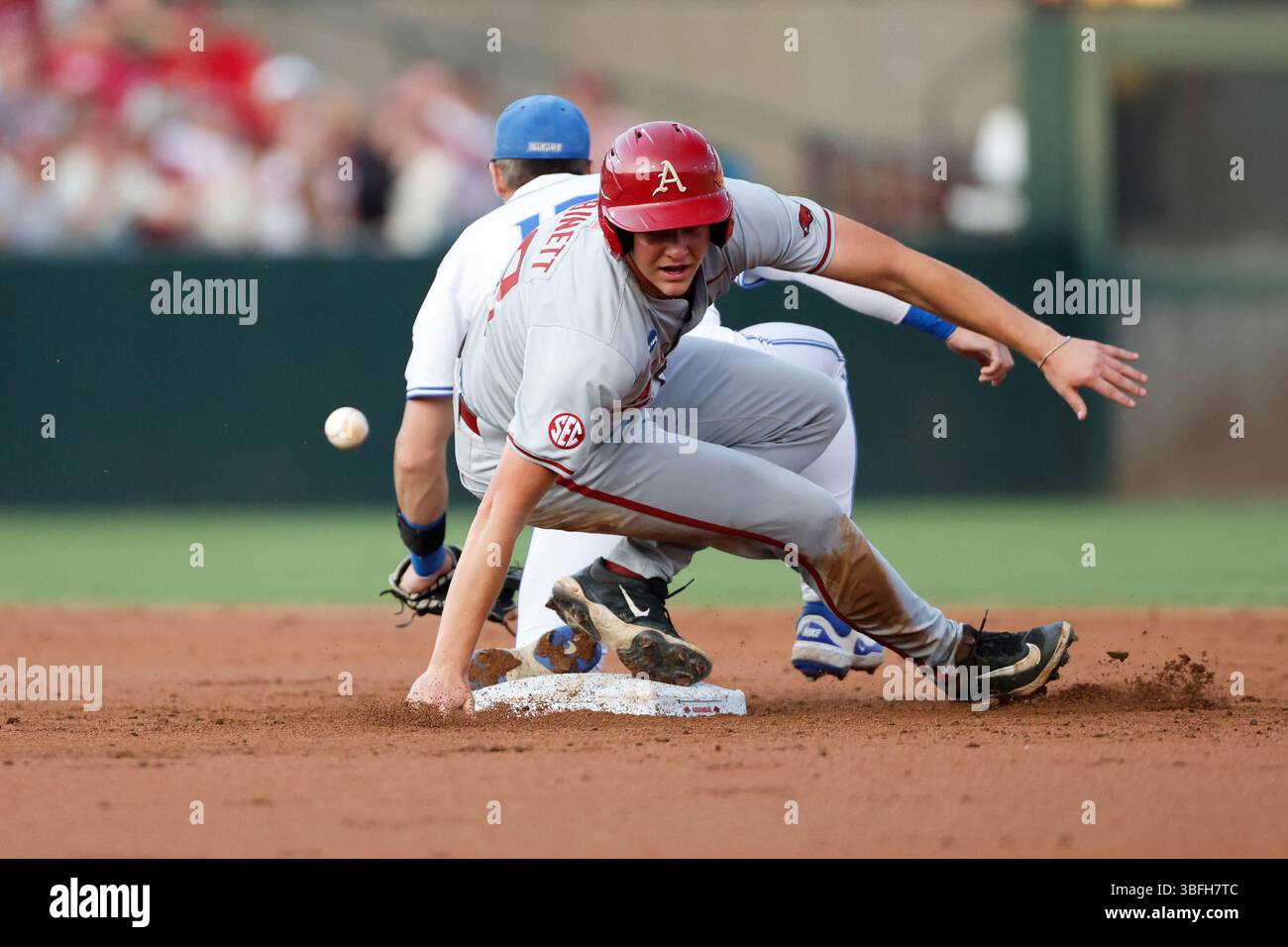 FAYETTEVILLE, AR - MAY 31: Arkansas Razorbacks infielder Reese Robinett ...