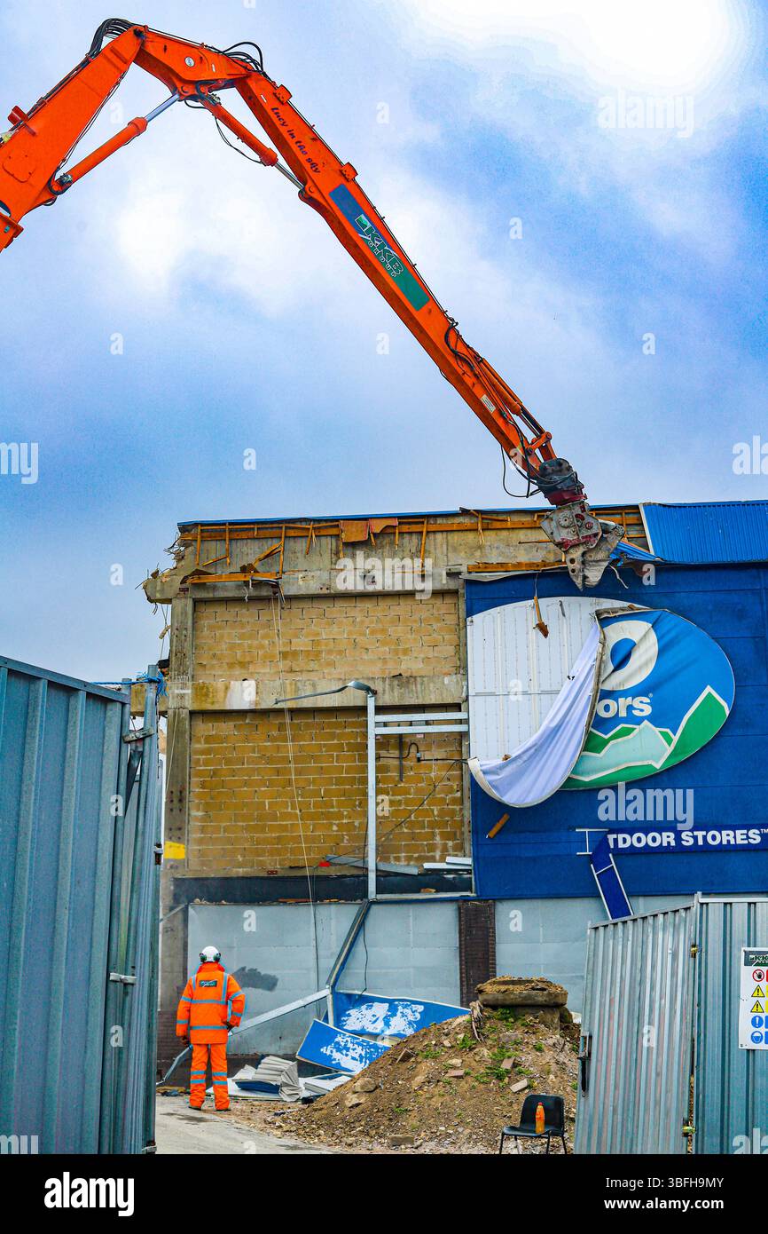Former retail unit hi-res stock photography and images - Alamy