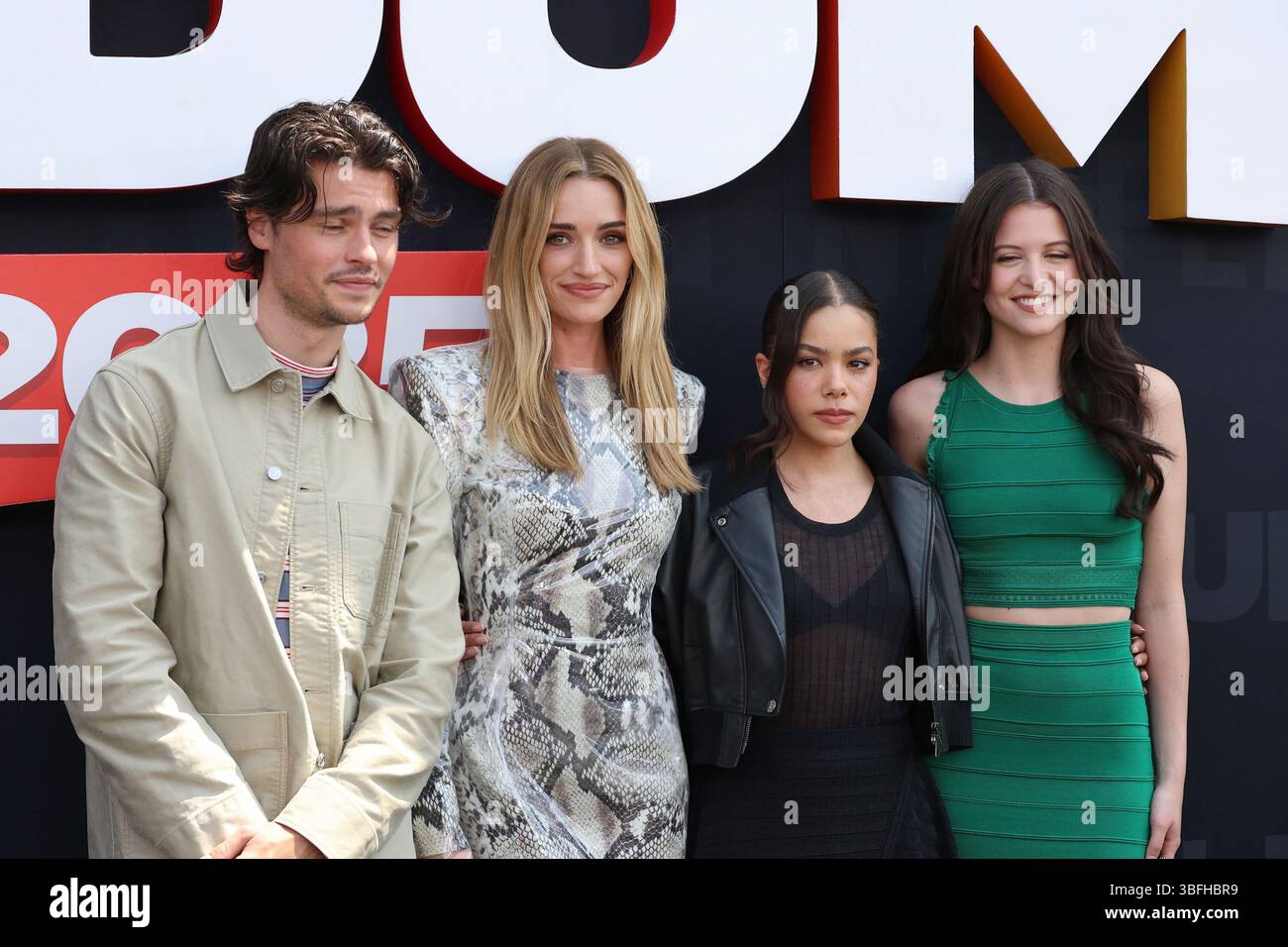 Felix Mallard, Brianne Howey, Antonia Gentry, Sara Waisglass at ...