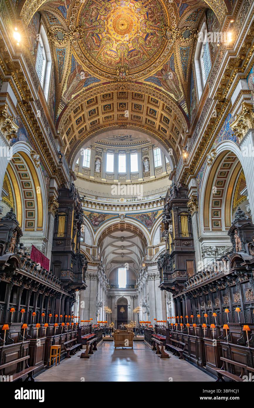 St. Paul's Cathedral Interior Splendor Stock Photo - Alamy