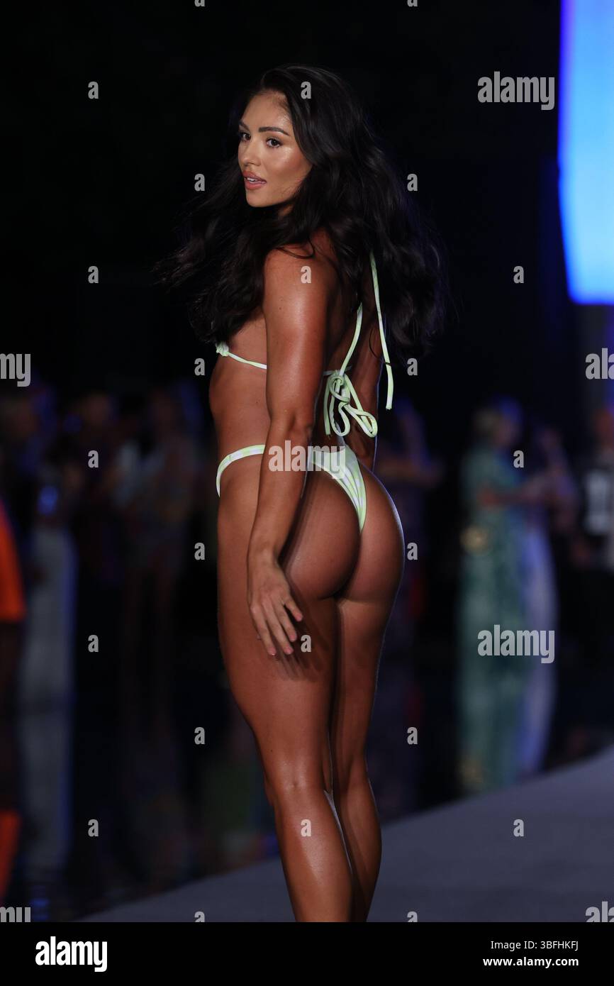 Miami Beach, Florida, USA. 31st May, 2025. Leticia Martinez walks the runway at the Sports ...