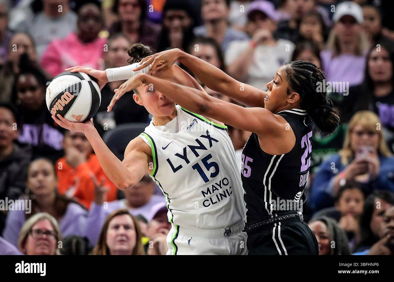Golden State Valkyries' Monique Billings (25) defends against Minnesota ...