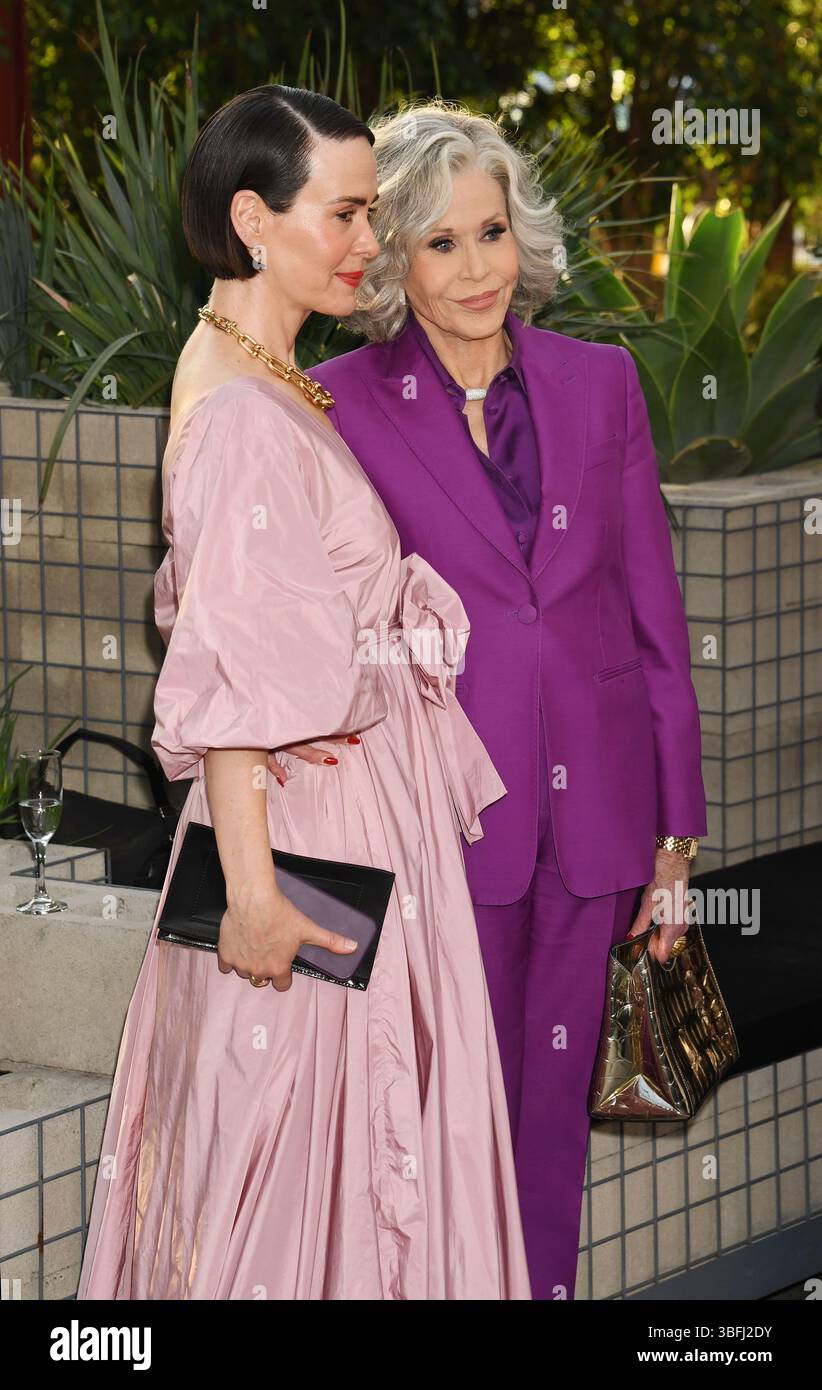 LOS ANGELES, CALIFORNIA - MAY 31: (L-R) Sarah Paulson and Jane Fonda ...